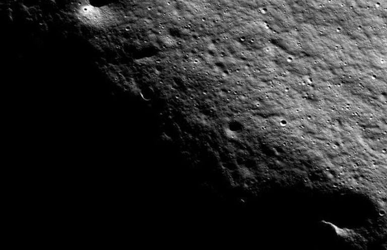Lunar Regolith: What Is It & How Could It Be Used? - Space Mining
