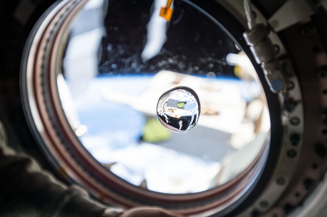 Water: Where to Find It in the Solar System? - Space Mining